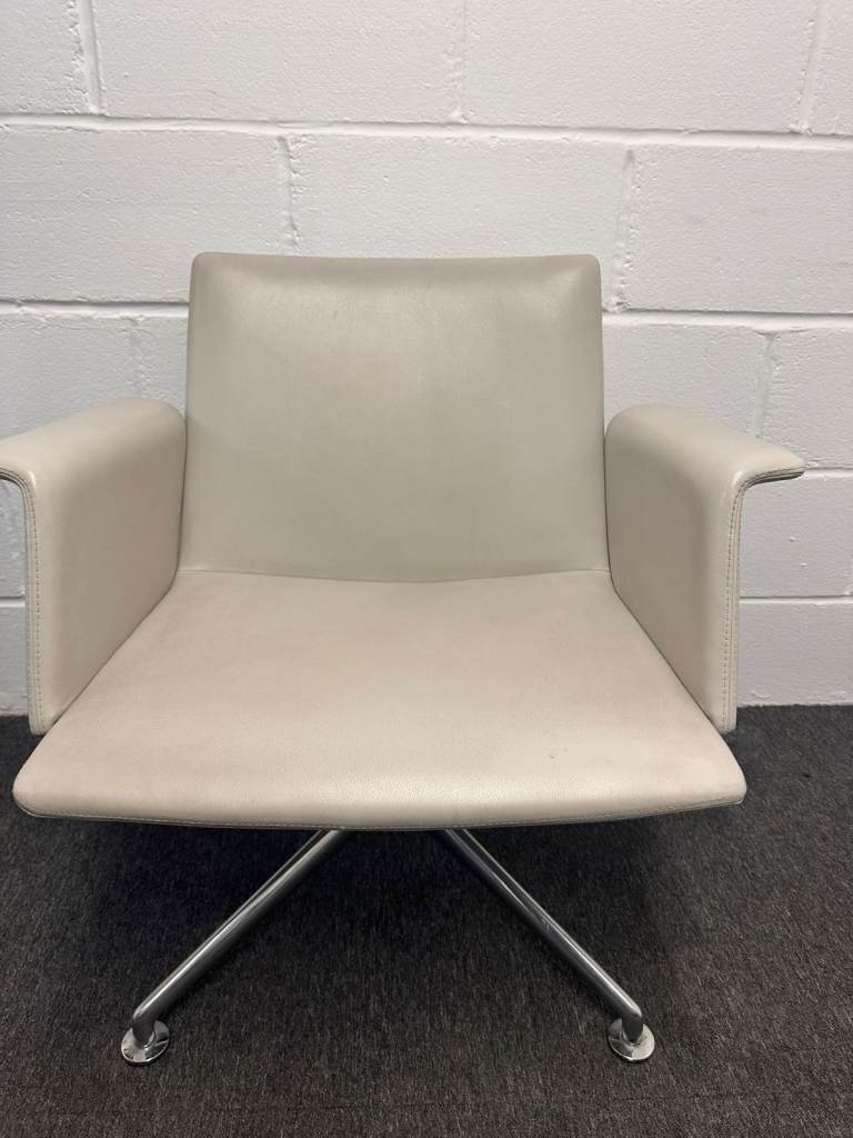 Brunner Fina Leather Lounge Chair - White / Cream - Great Condition ...