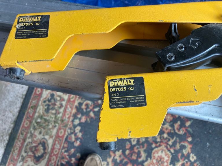 DEWALT DE7025-XJ Mitre Saw Stand Brackets and a Dewalt DE7024-XJ Mitre ...
