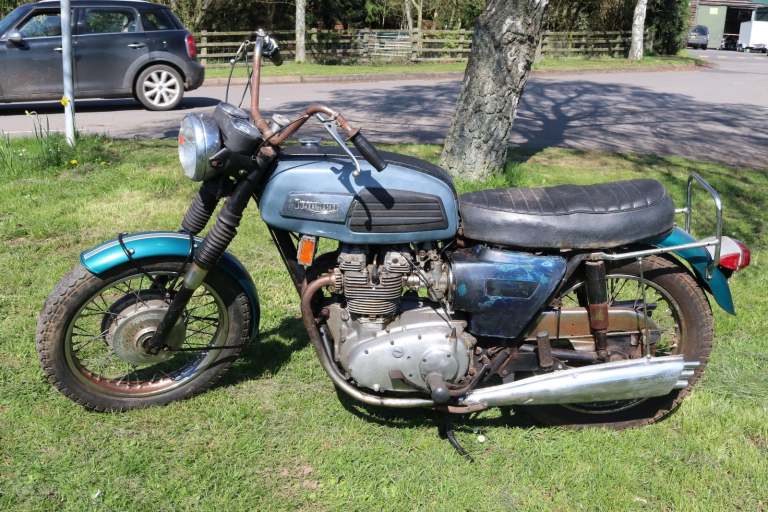 Triumph Trident T150 T 150 T 1969 restoration project. Matching Numbers ...